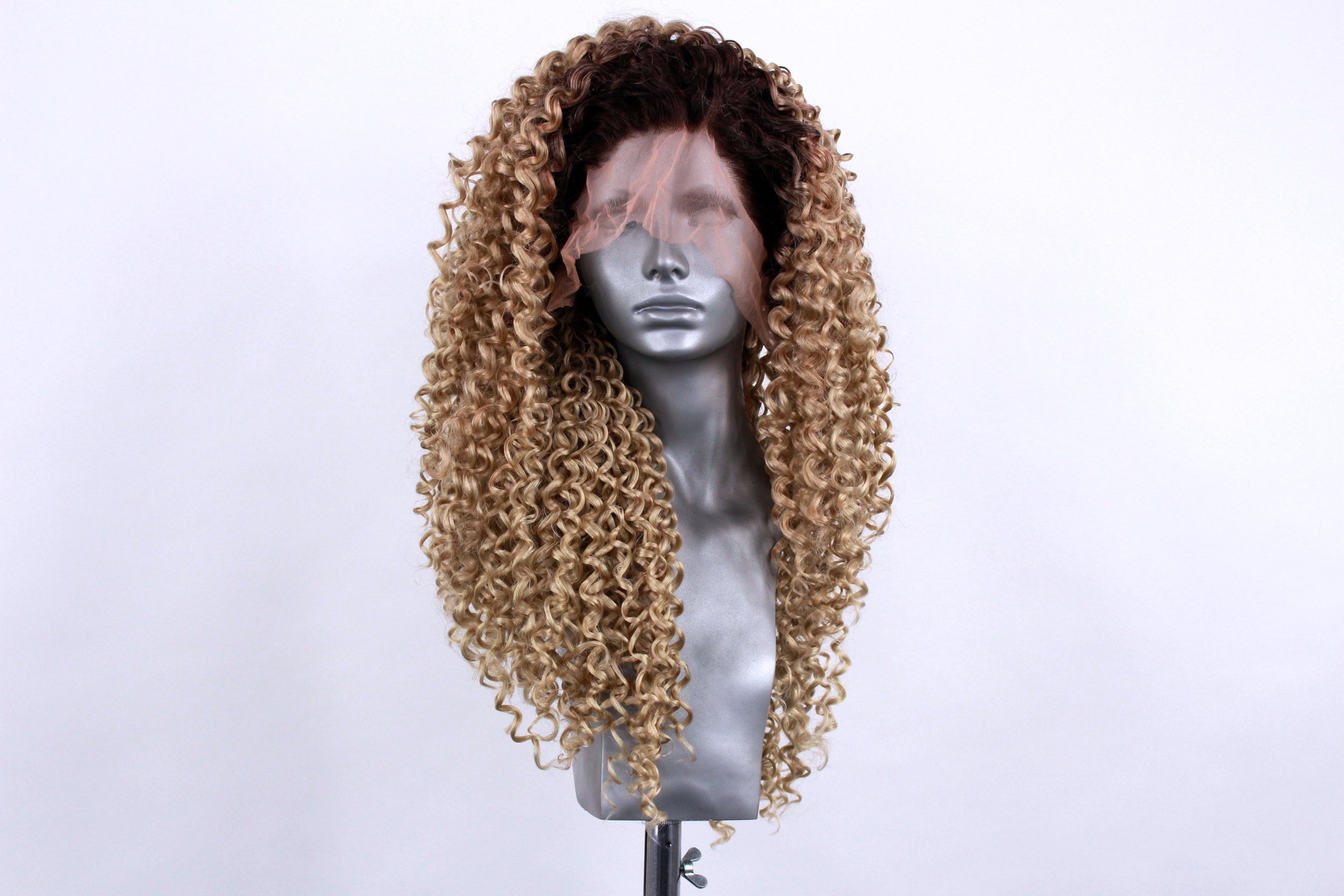 Mae- Rooted Champagne Blonde – Webster Wigs
